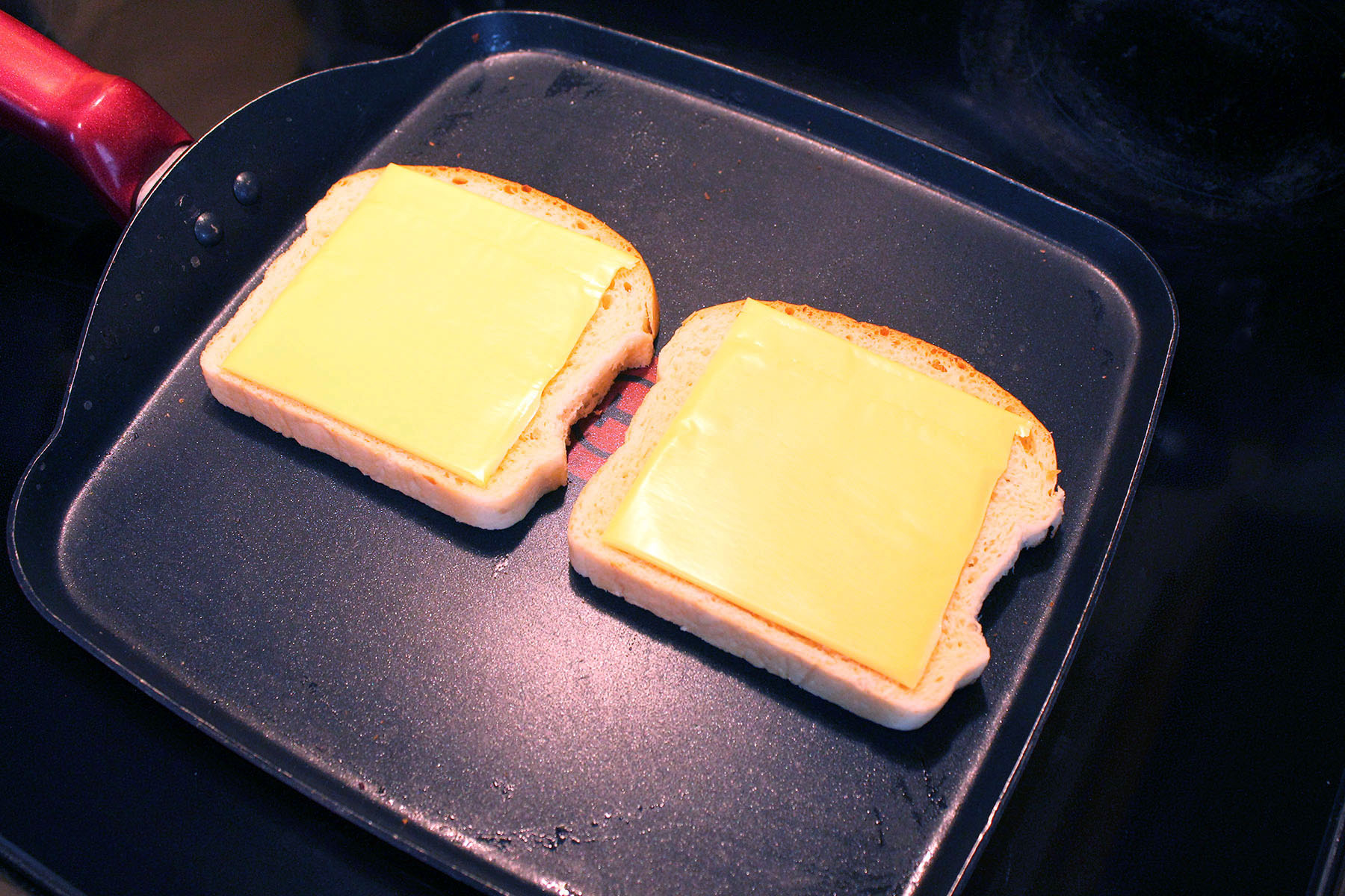 The Grilled Cheese – Almost Heroes