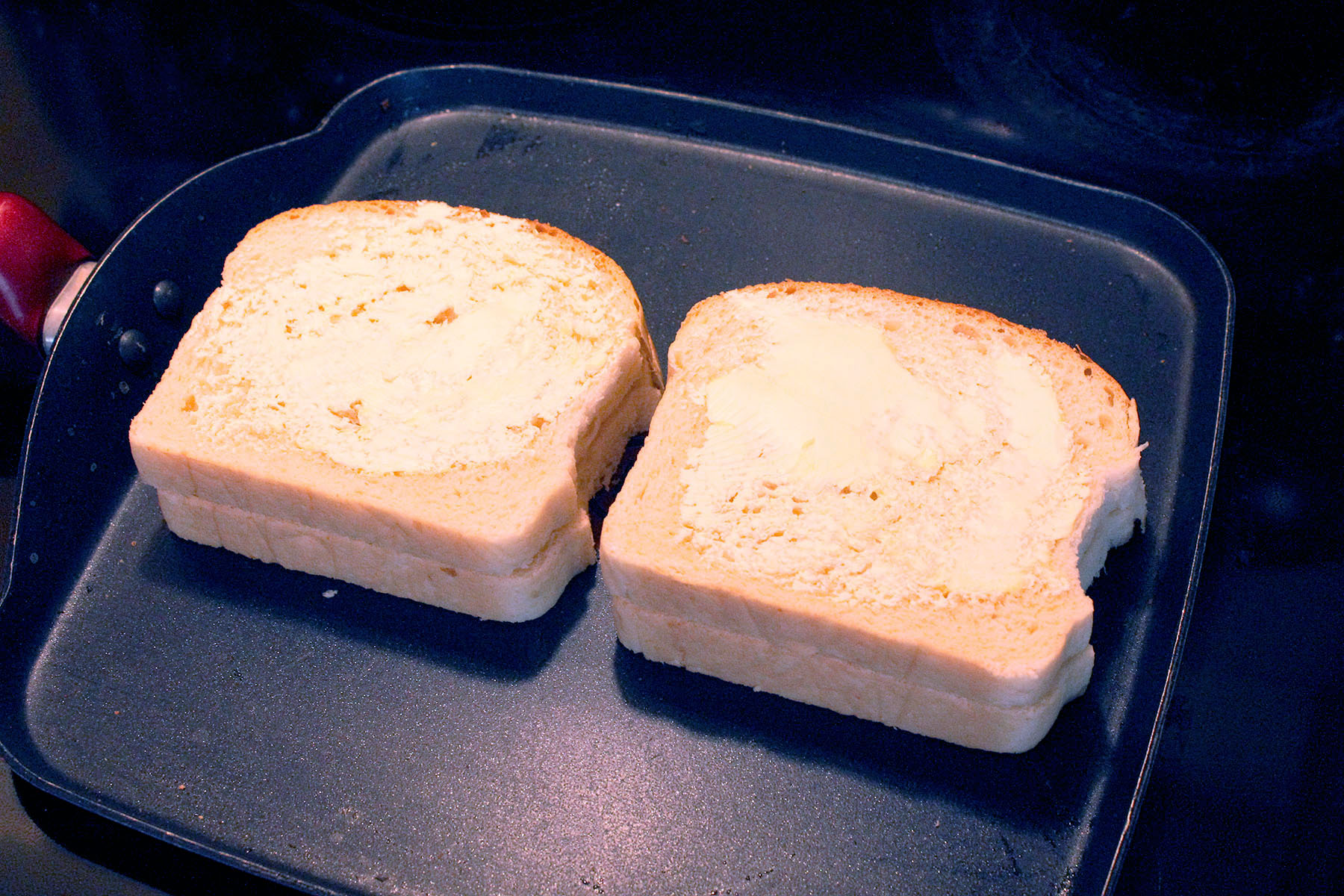 The Grilled Cheese – Almost Heroes